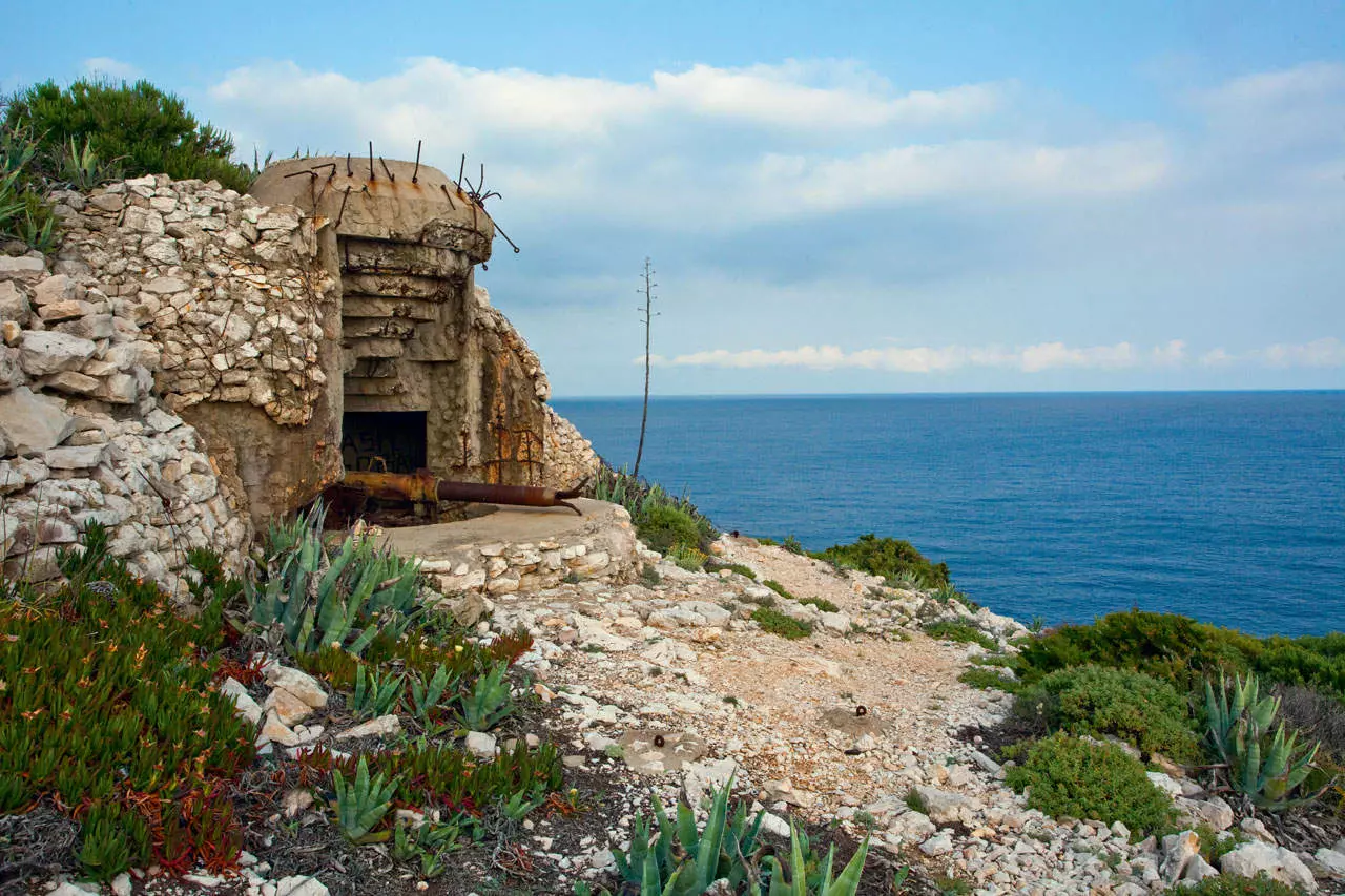 Military Tour Vis: Preppers paradise - Yachts Croatia